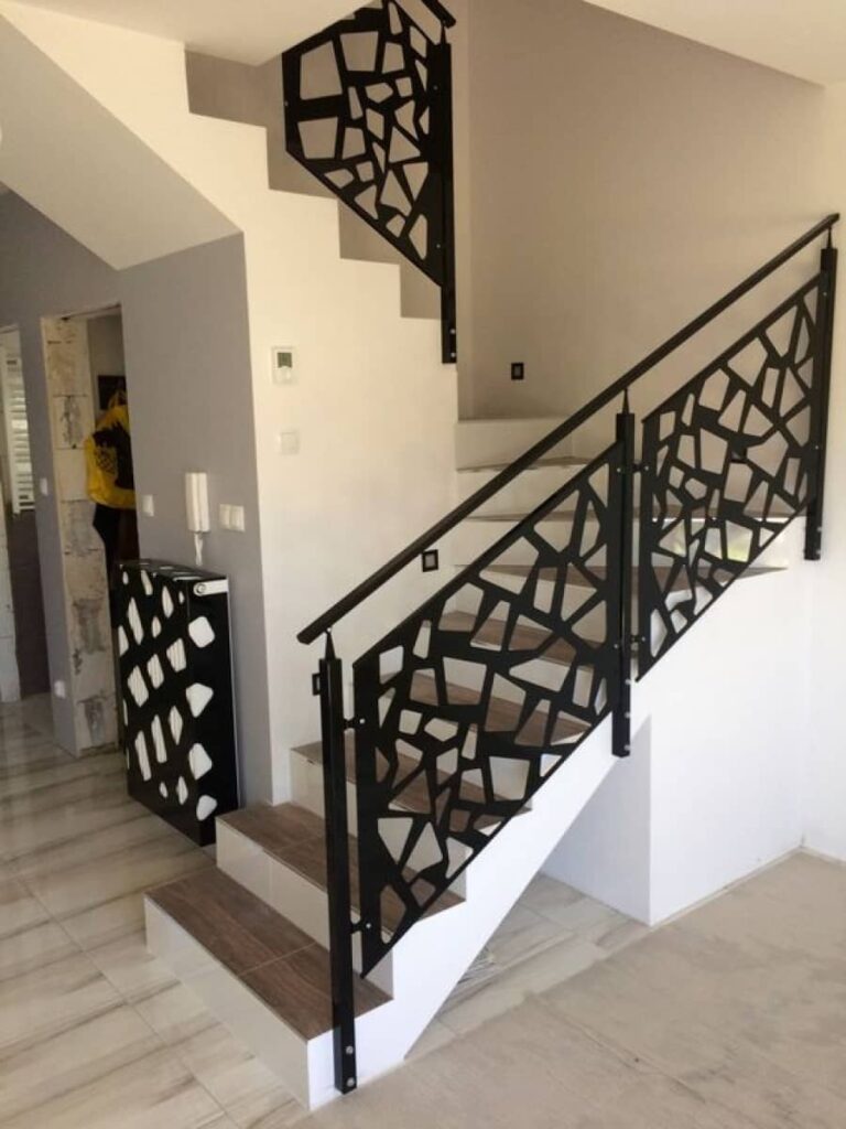8 Inspirasi Desain Railing Tangga Minimalis yang Menawan